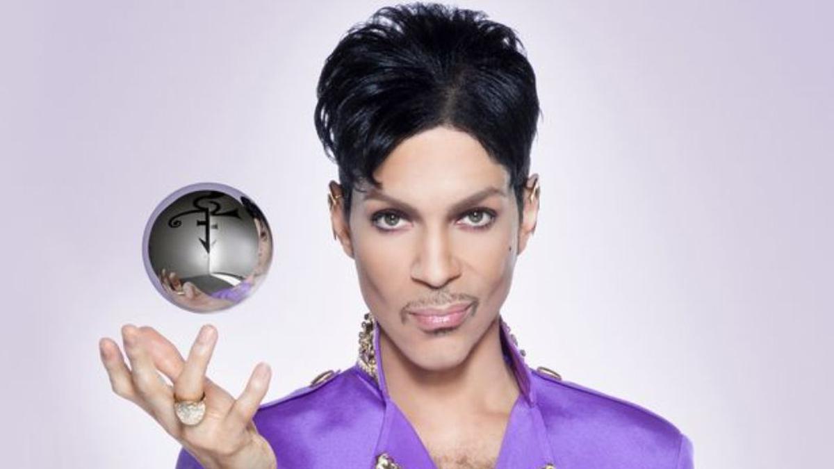 Tak Punya Anak, Ke mana Harta Musikus Prince Akan Diwariskan? - ShowBiz ...