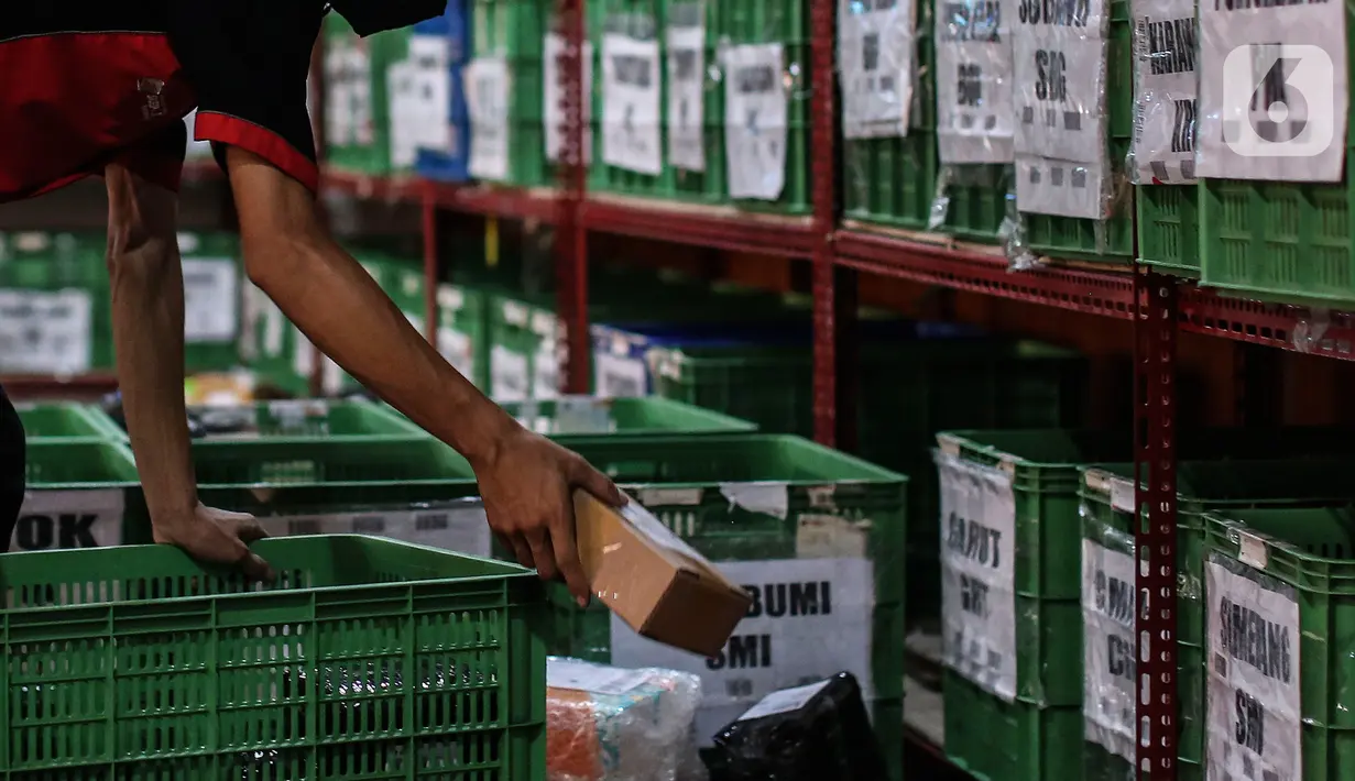 FOTO: Tren Belanja Online Meningkat di Masa PPKM - Foto Liputan6.com