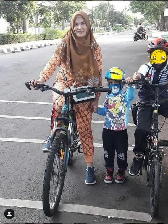 12 Tahun Menikah, Ini 6 Potret Keluarga Clift Sangra Suami Mendiang ...