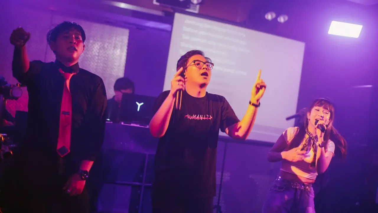 Serunya Boniex For Revenge Nyanyi Bareng Fans di Karokean Night Bersama ...