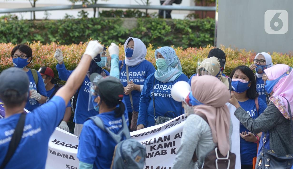 FOTO: Puluhan Nasabah Bumiputera Demo di Kantor Pusat - Foto Liputan6.com