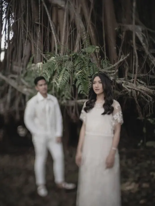 Koleksi Foto Prewedding Terbaru Kaesang Pangarep dan Erina Gudono, Pose Merem Paling Aman - Foto ...