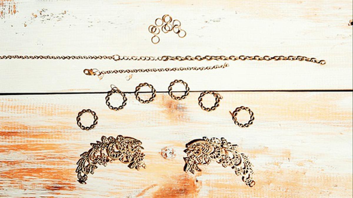 DIY: Cara Membuat Java Crown Necklace - Lifestyle Fimela.com