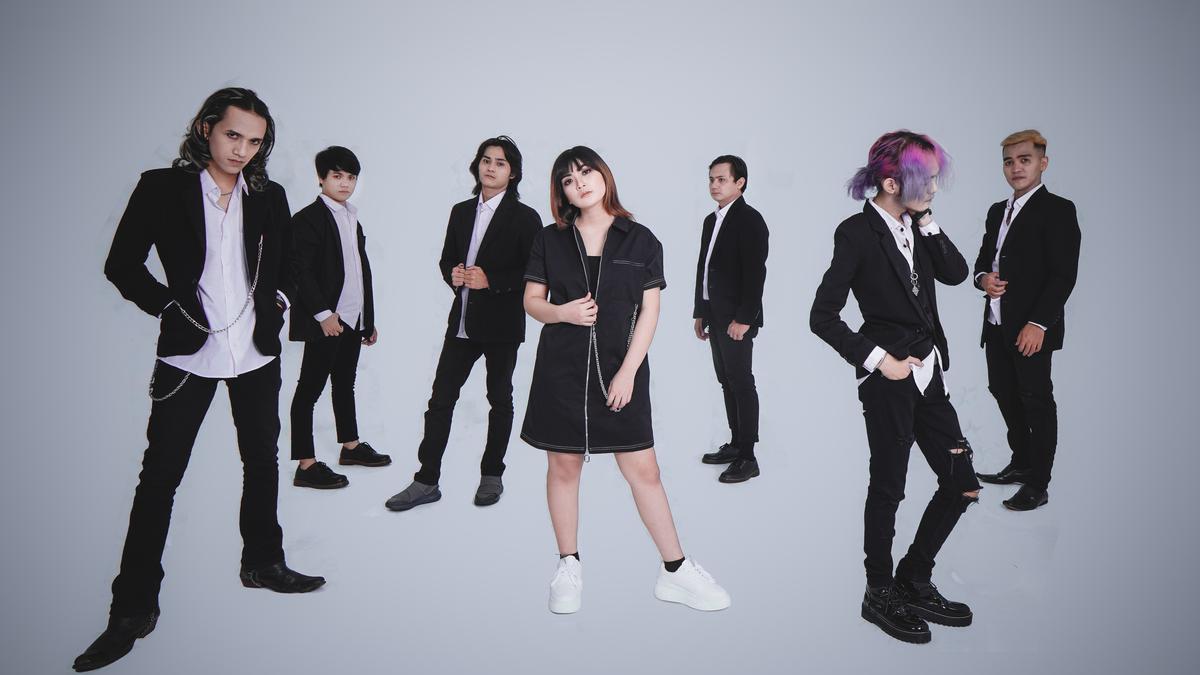 Line Of God Band Metal Bentukan Log Zhelebour