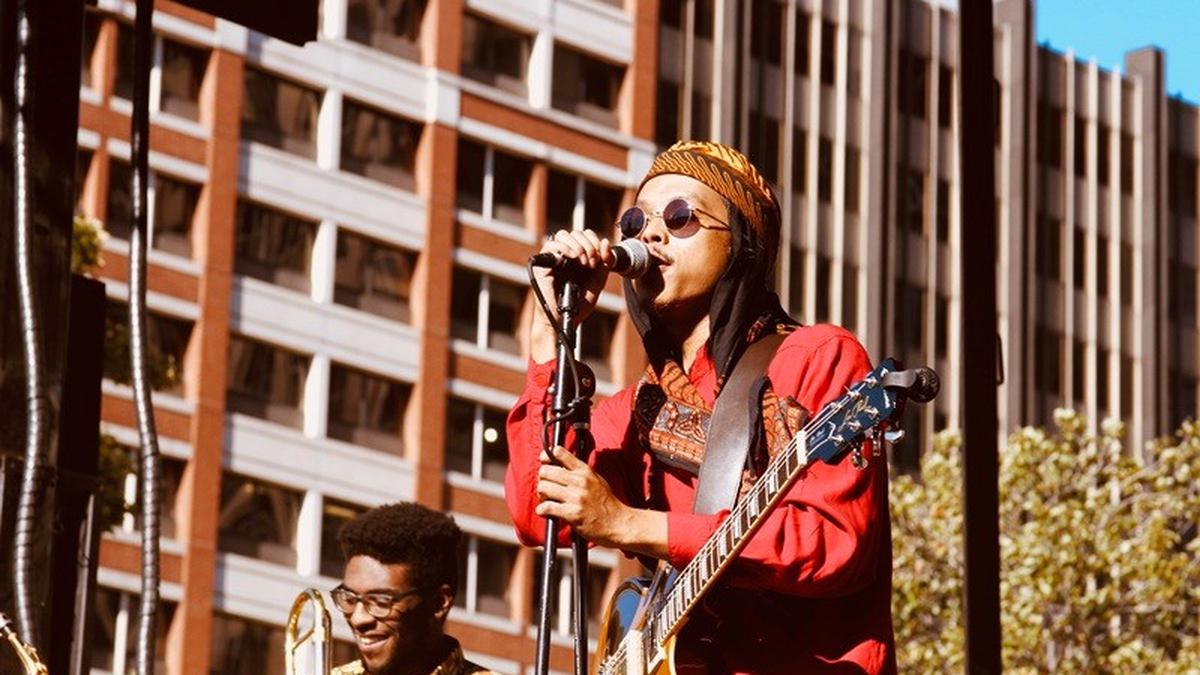 Samuel Walukouw Musisi Reggae Indonesia Eksis Di Boston Bersama Java ...