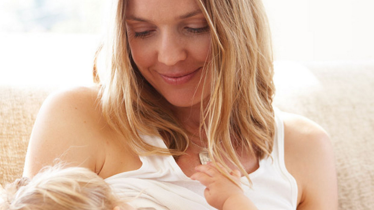 6 Mitos dan Fakta Menyusui - Health Liputan6.com