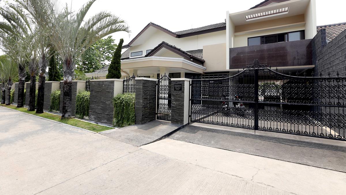 Rumah Selebriti Poppy Bunga dan Muhammad Fattah Riphat