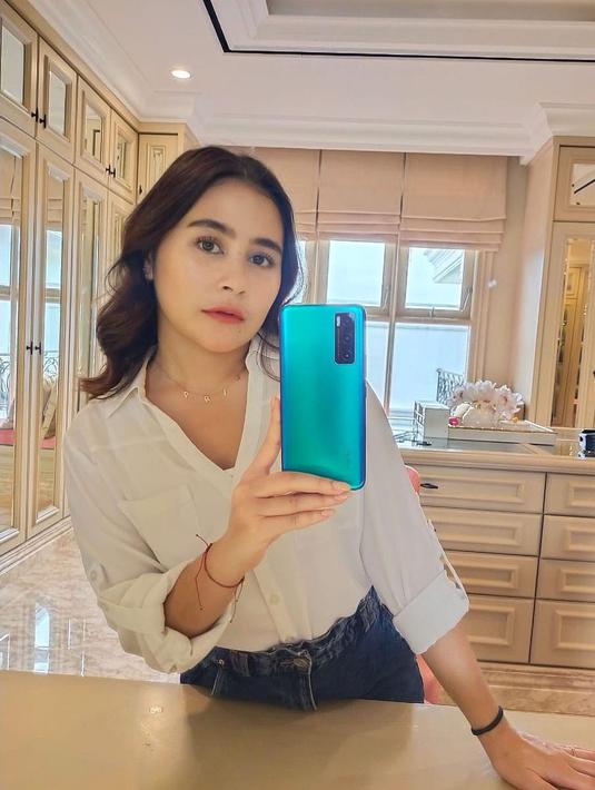 Prilly Latuconsina Cerita Perjuangannya Bisa Sukses Usia Muda - Photo ...