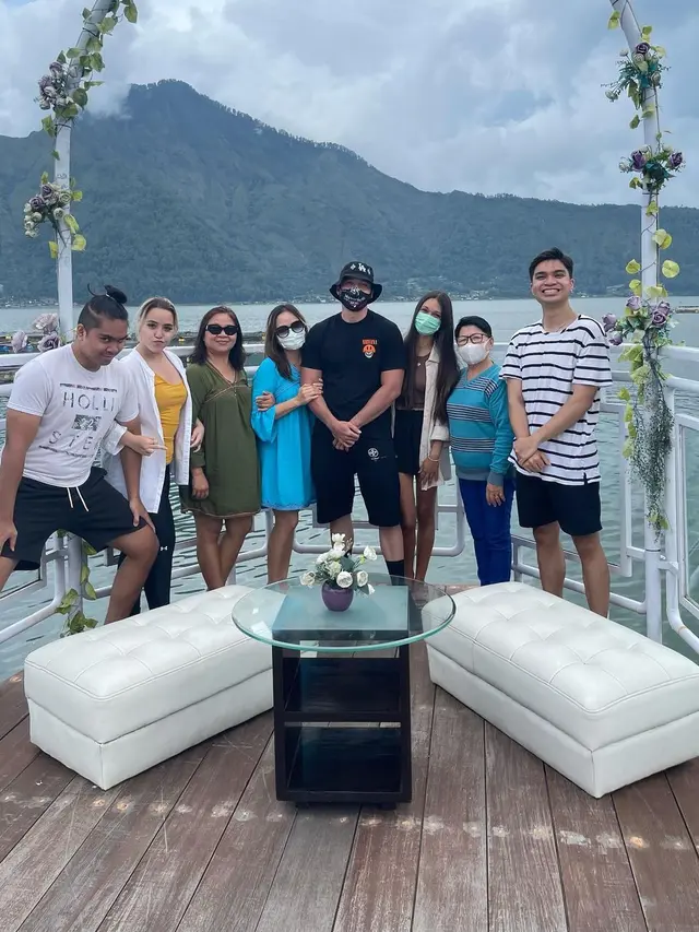 7 Potret Ria Andrews dan Stefan William Awal Menikah, Pernikahan ...