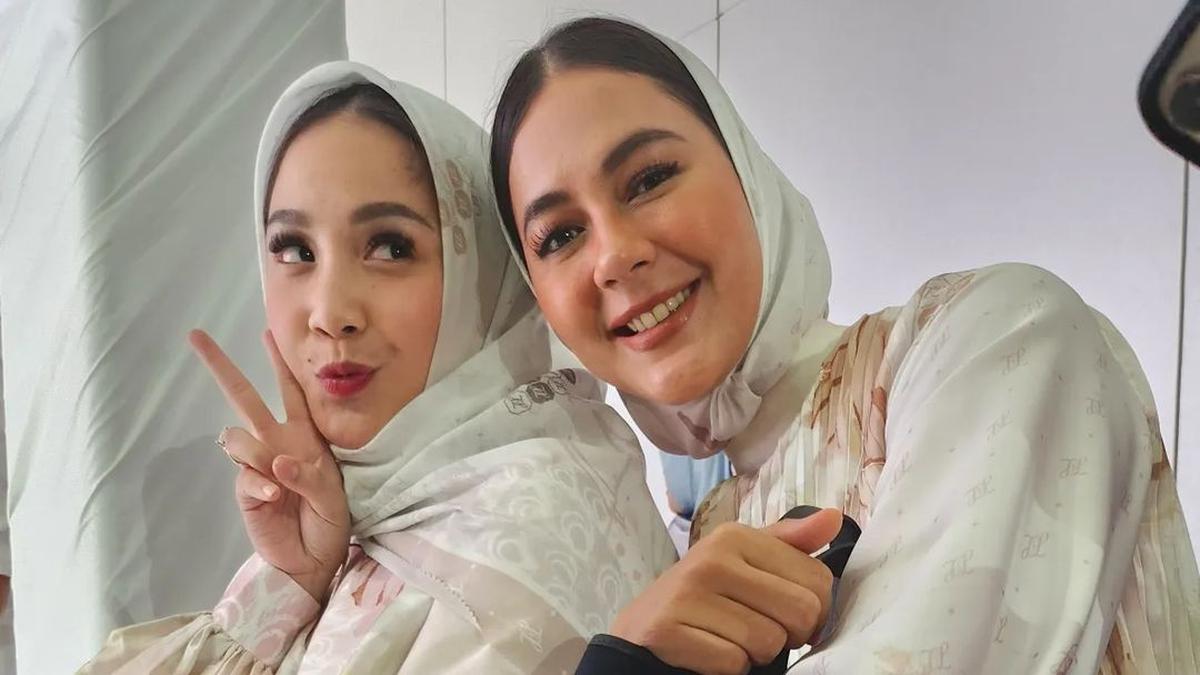 6 Potret Nagita Slavina-Paula Verhoeven Tampil Berhijab saat Hadiri Show Laudya Cynthia Bella ...