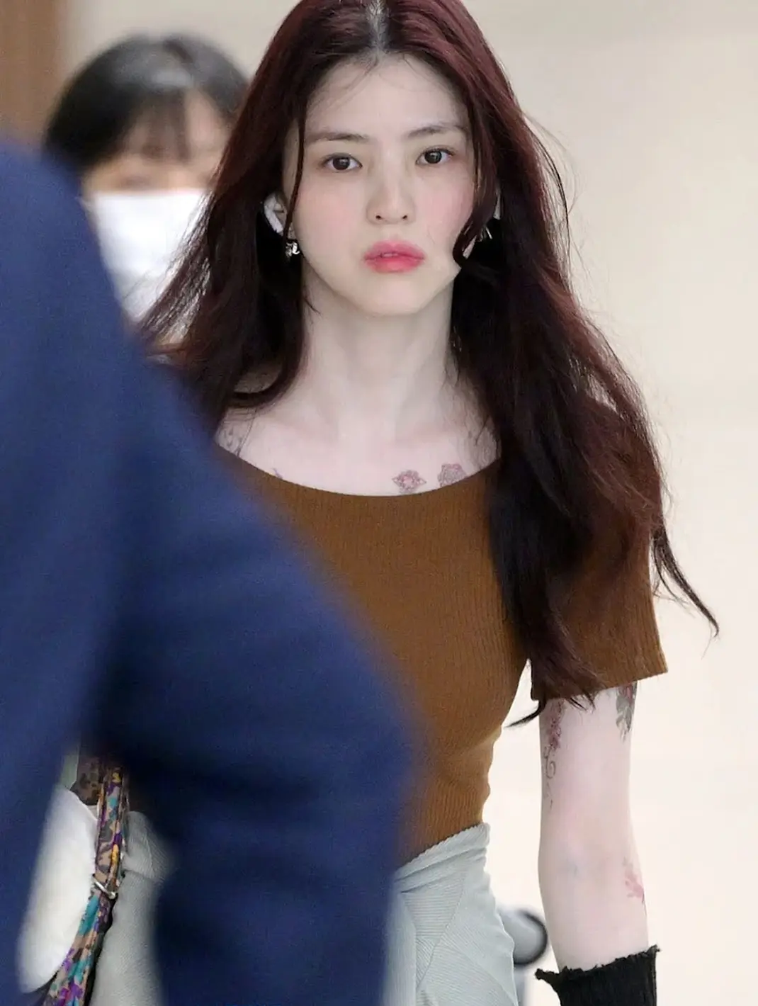 Potret Terbaru Han So Hee dengan Tubuh Penuh Tato Jadi Sorotan, Ini ...