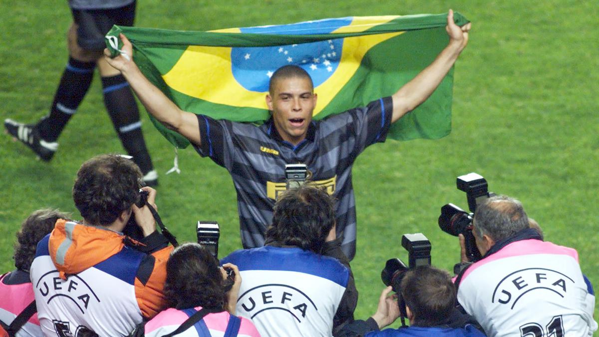 Ronaldo Nazario Pilih 8 Pesepak Bola Terhebat dalam Sejarah, Tak Ada ...