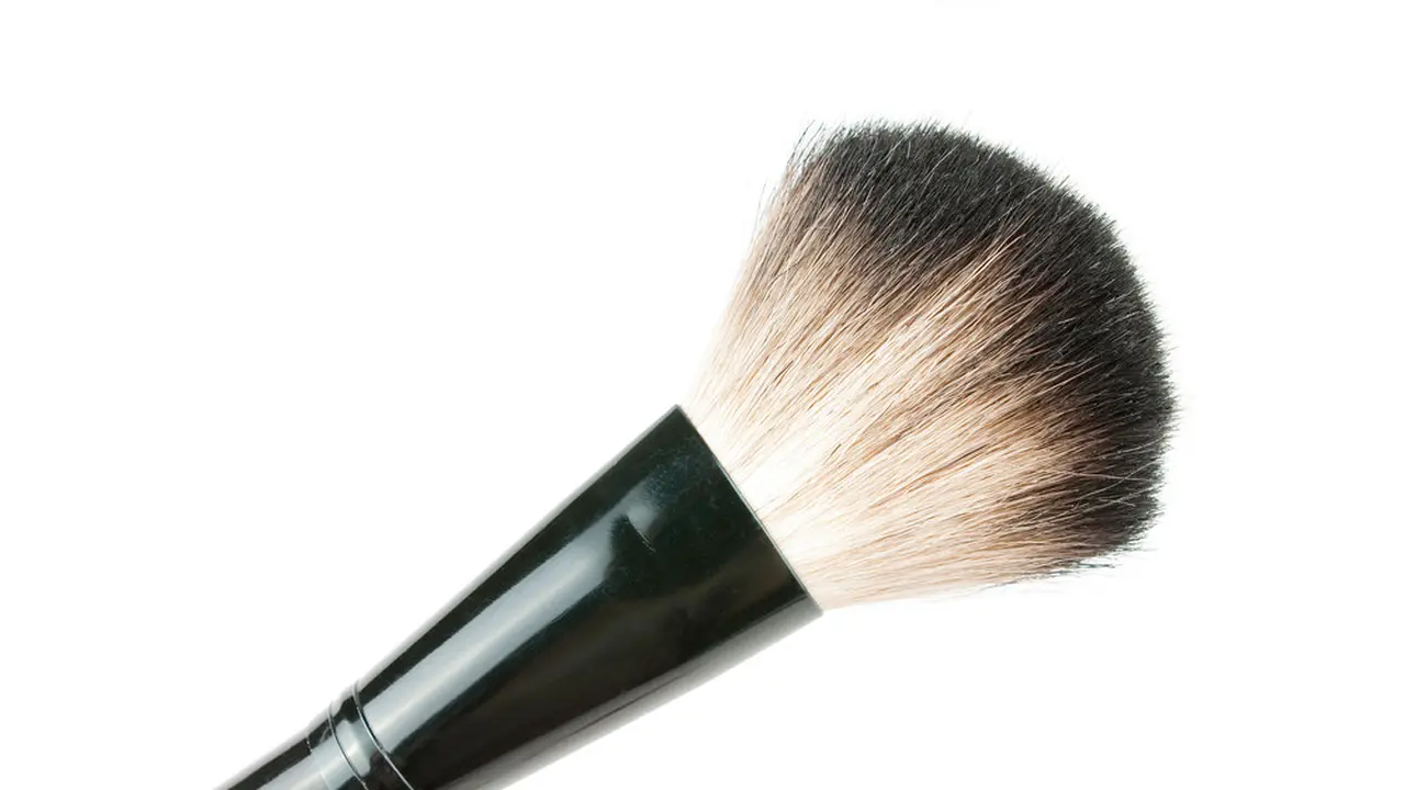 Agar Tidak Salah Pakai, Ini Jenis Makeup Brush dan Kegunaannya - Beauty ...