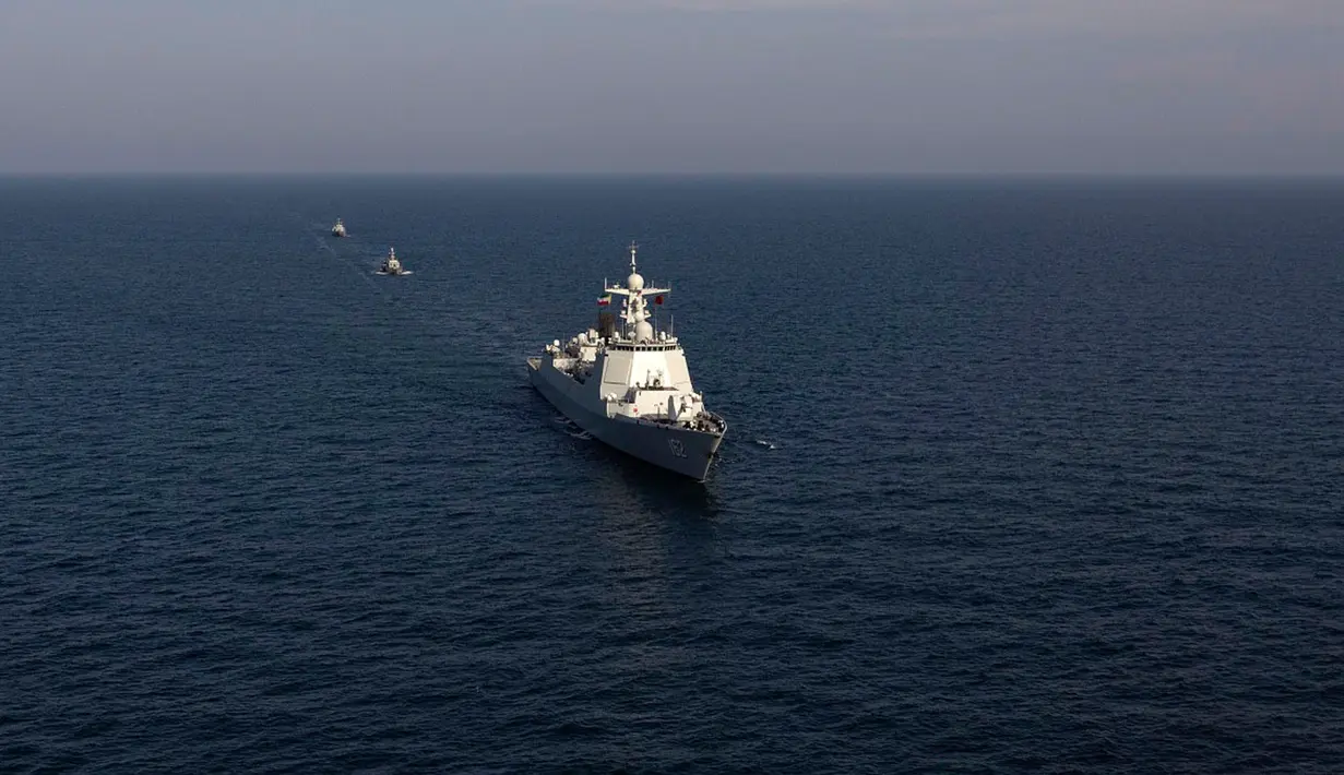 Iran, Rusia, dan China Kerahkan Kapal Perang dalam Latihan Militer Bersama di Teluk Oman - Foto ...