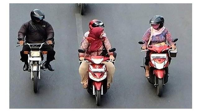 6 Kelakuan Emak-Emak saat Bergosip Ini Bikin Geleng Kepala - Hot Liputan6.com