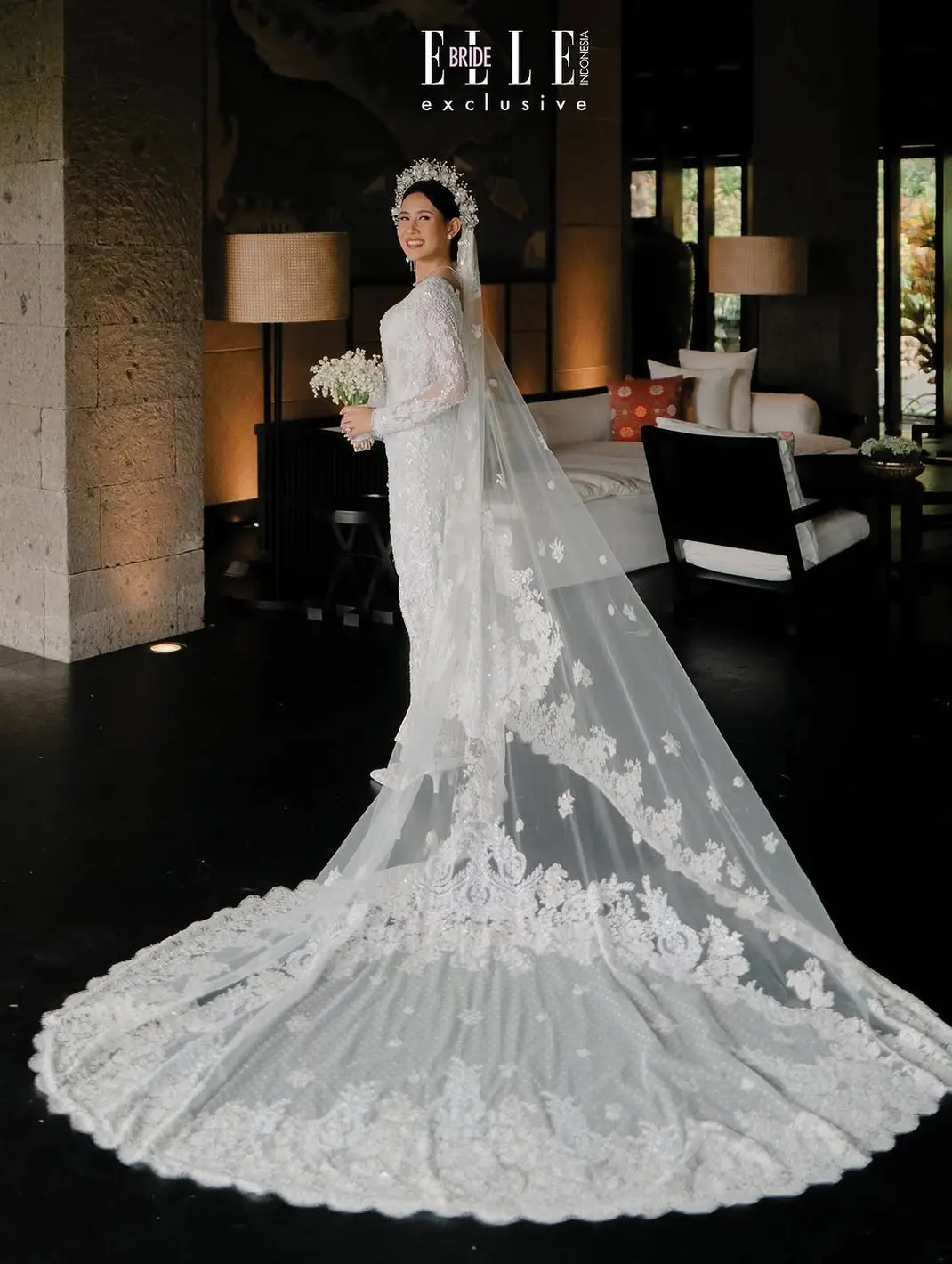 Potret Gaun Akad Nikah Shenina Cinnamon, Pakai Mahkota Bak Putri Raja ...