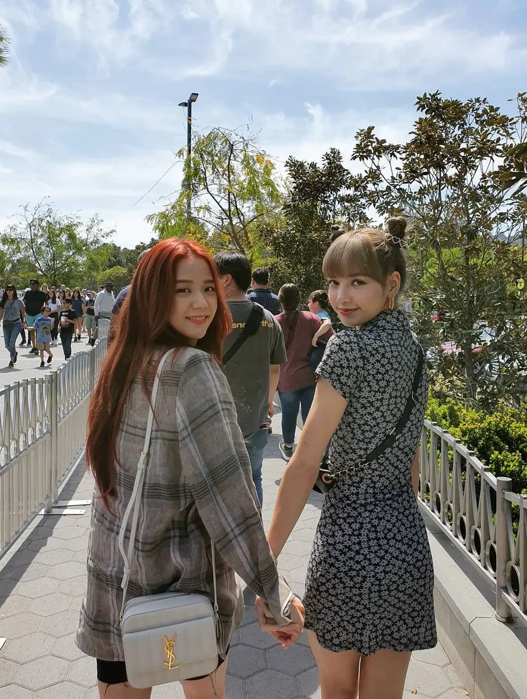 13 Potret BLACKPINK Kenakan Little Black Dress, Mana Tampilan Cewek ...