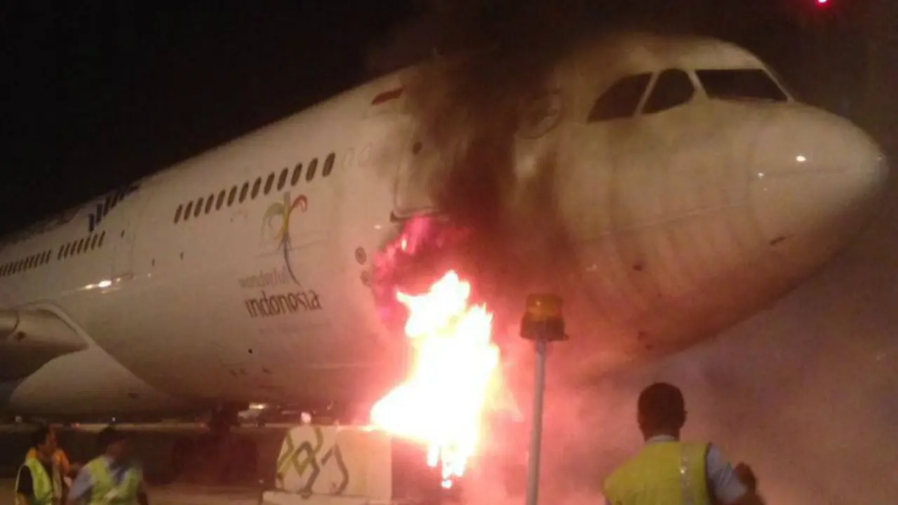 Penampakan Genset Garuda Indonesia Terbakar di Terminal 3 Soetta - News ...