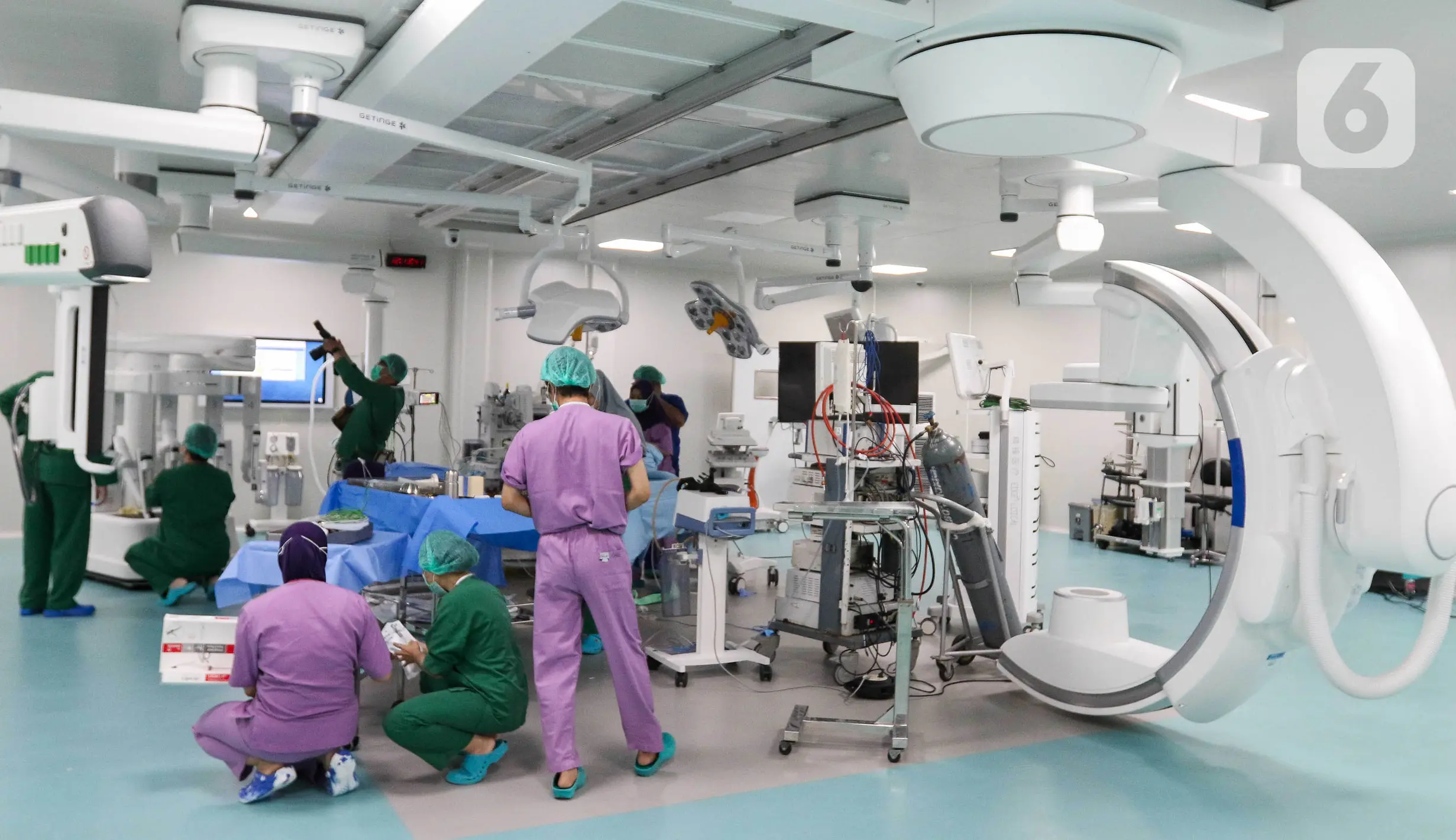 Mengenal Lebih Dekat Pengoperasian Teknologi Telerobotik di RSCM - Foto ...