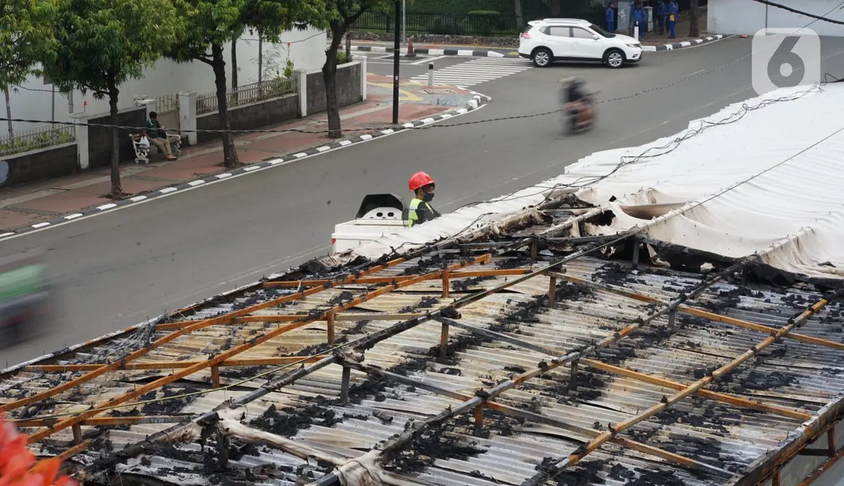 FOTO: Ditarget Beroperasi pada Senin, Perbaikan Halte Transjakarta yang ...