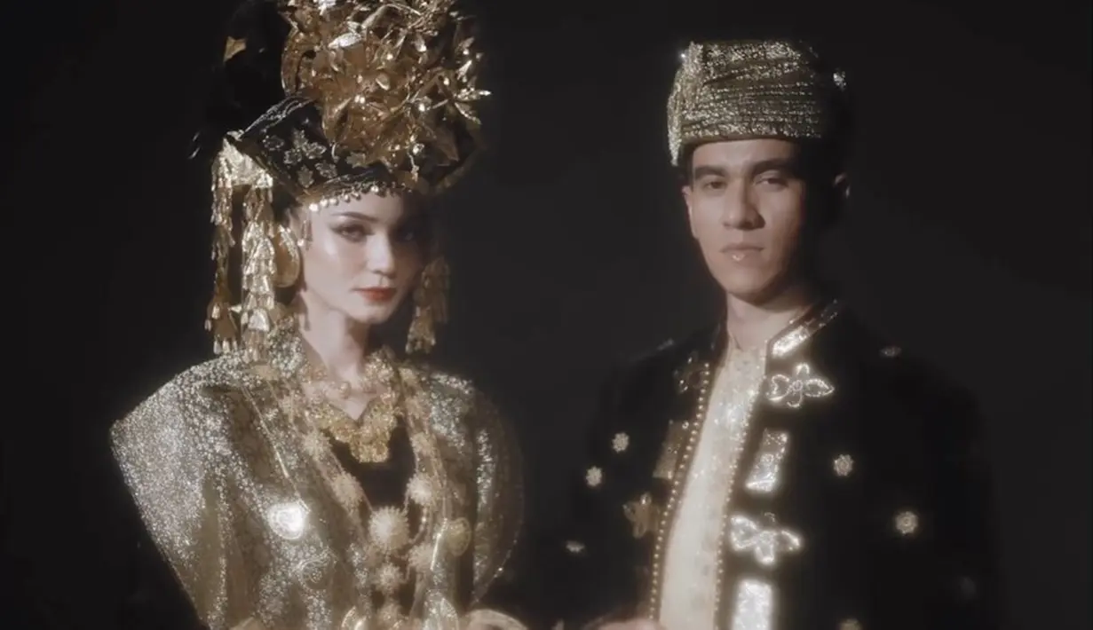 Potret Prewedding Enzy Storia dan Molen Kasetra, Serasi dengan Busana ...