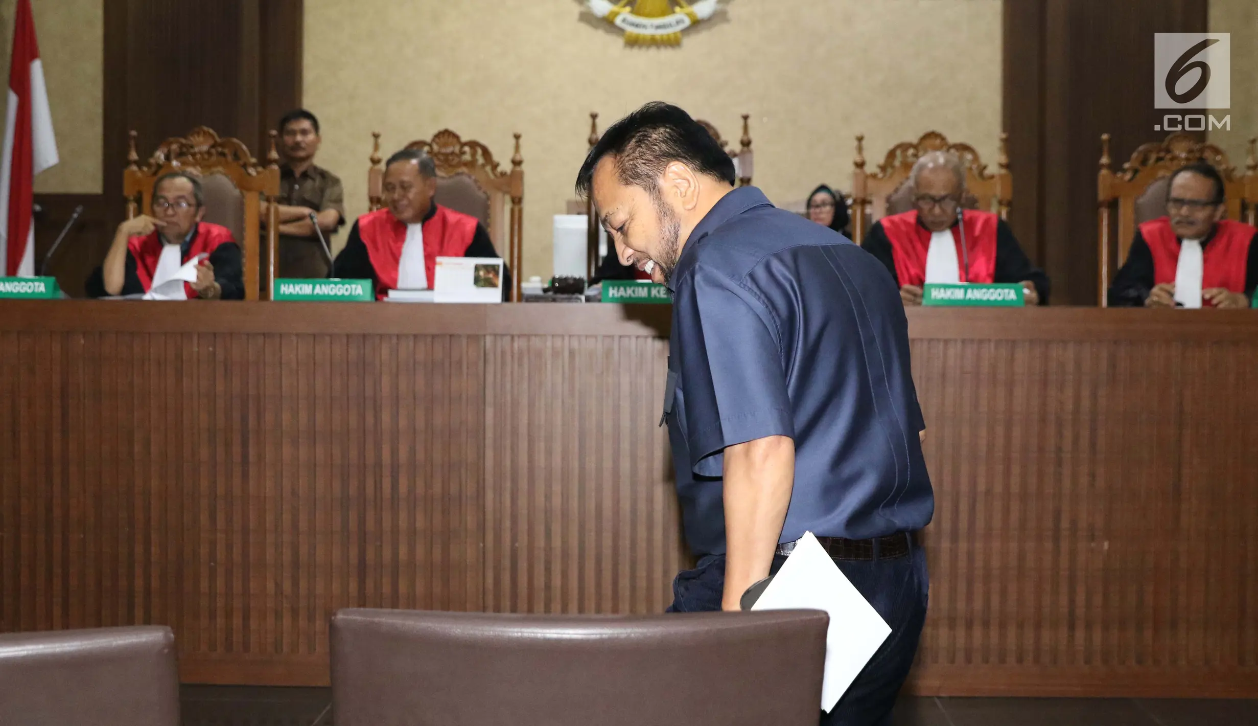 FOTO: Tampil Brewokan, Setya Novanto Bersaksi di Sidang Sofyan Basir ...