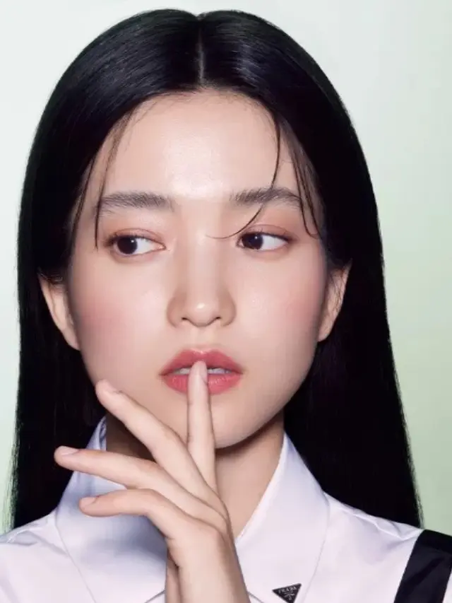 Dinobatkan Jadi Brand Ambassador Prada Beauty, Kim Tae Ri Sebut ...