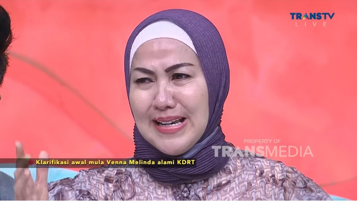 Tangis Venna Melinda Pecah Ceritakan KDRT yang Dialami - Photo Fimela.com