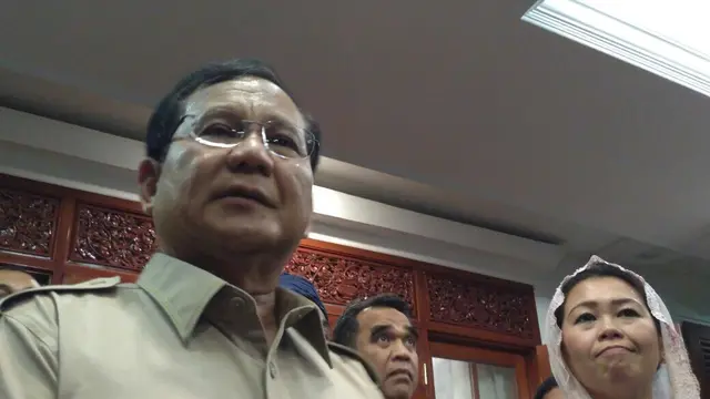 Prabowo Yakinkan Yenny Wahid Gabung Timsesnya - Pemilu Liputan6.com