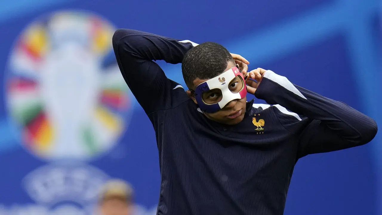 Wah! Kylian Mbappe Dilarang Pakai Masker Bergambar Bendera Prancis di ...