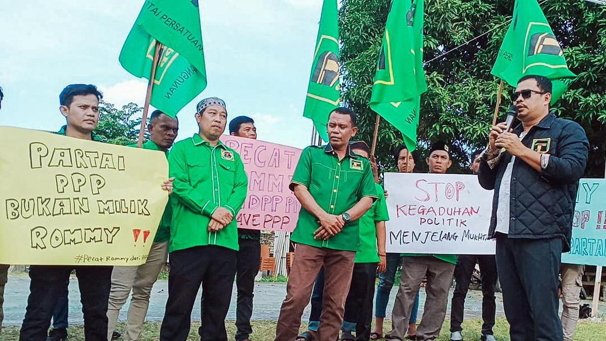 DPC PPP se-Papua Barat Gelar Aksi, Sampaikan Kekecewaan Terkait Manuver Petinggi Partai - News ...