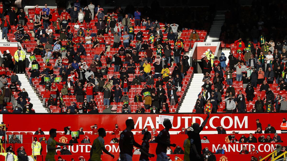 10 Klub yang Suporternya Paling Hobi Pulang Dini: Fans MU di Nomor Satu