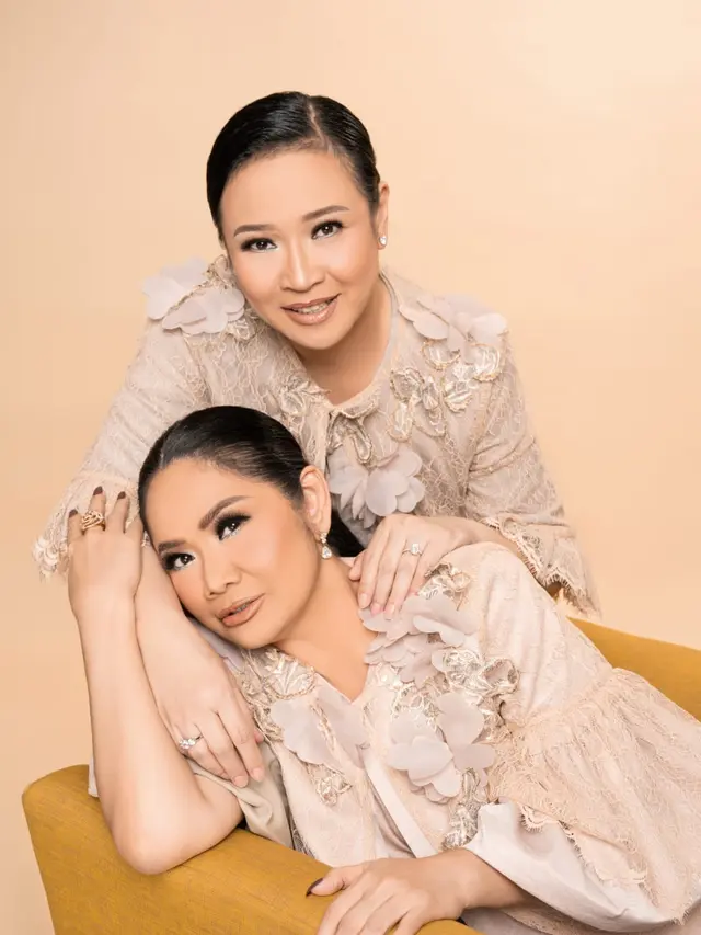 Vina Panduwinata Kolaborasi Bareng Ria Prawiro Di Lagu Terbaru Berjudul ...