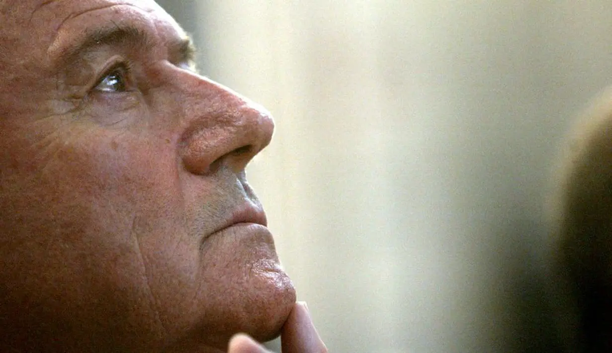 Sepp Blatter Sang Godfather Sepak Bola Dunia Mundur dari FIFA - Foto ...