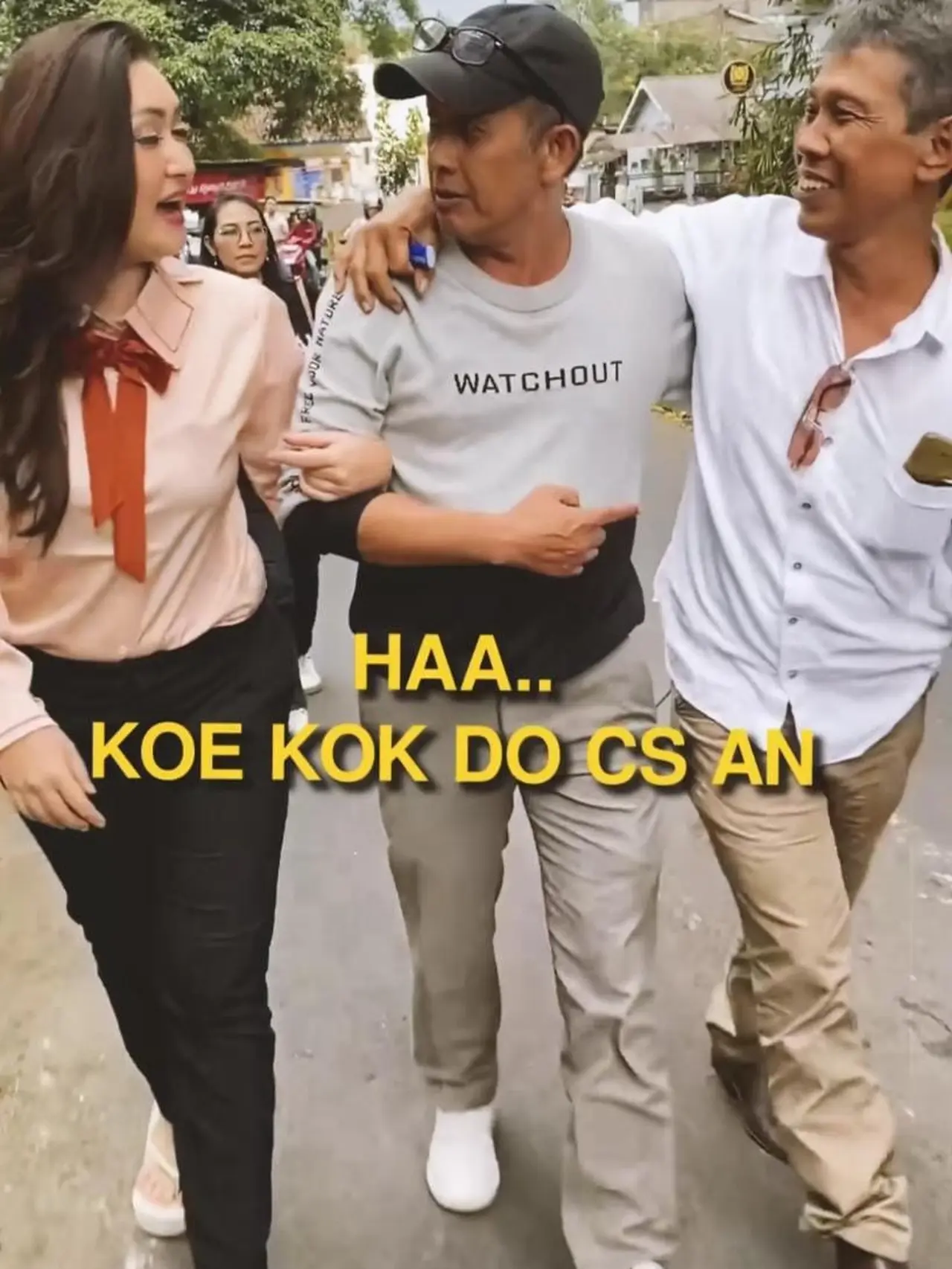 8 Potret Sederhana Nafa Urbach saat Pulang Kampung, Hanya Gunakan ...