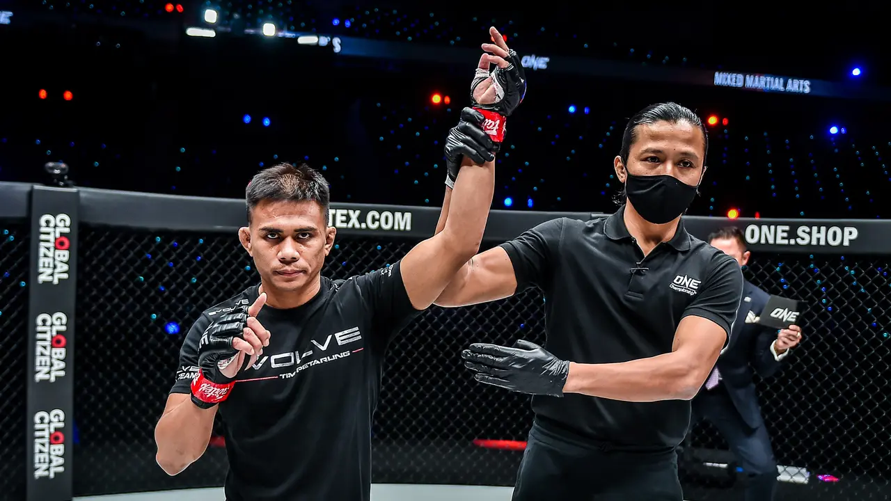 ONE Championship : Tarung di Singapura, Eko Roni Saputra Menang Mudah