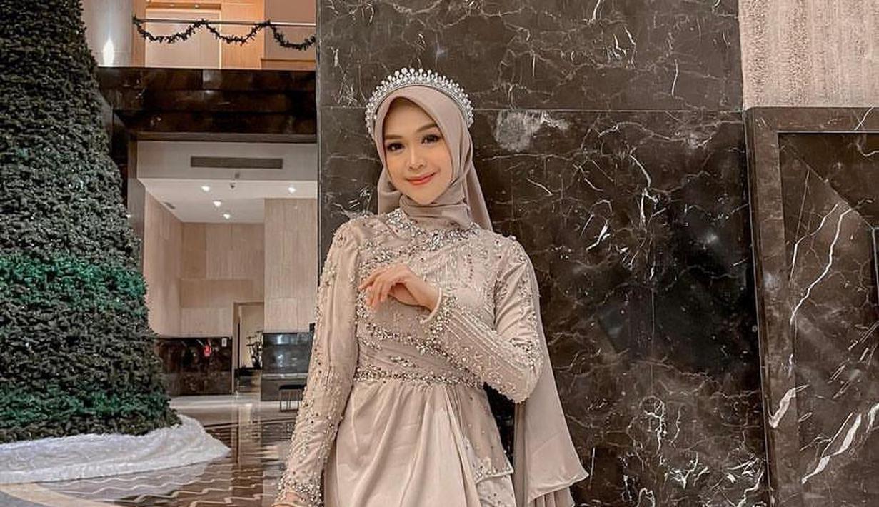 10 Model Baju Bridesmaid ala Seleb, Simak Inspirasinya dari Nikita ...
