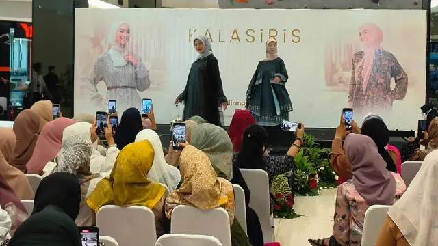 Influencer dan Hijabers Community Meriahkan Grand Opening Kalasiris di ...