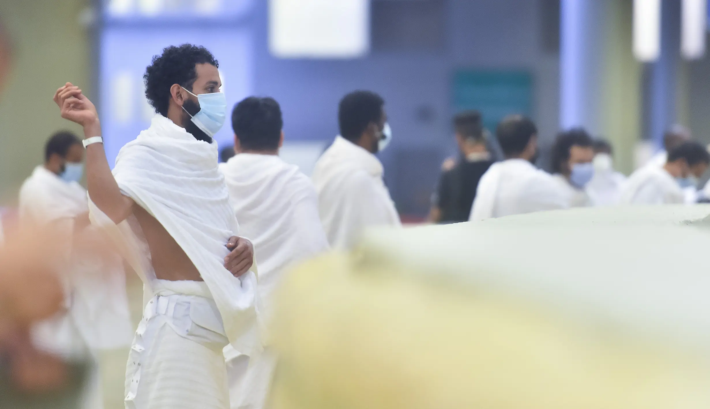 FOTO: Jemaah Haji Terapkan Jaga Jarak Saat Lontar Jumrah - Foto ...