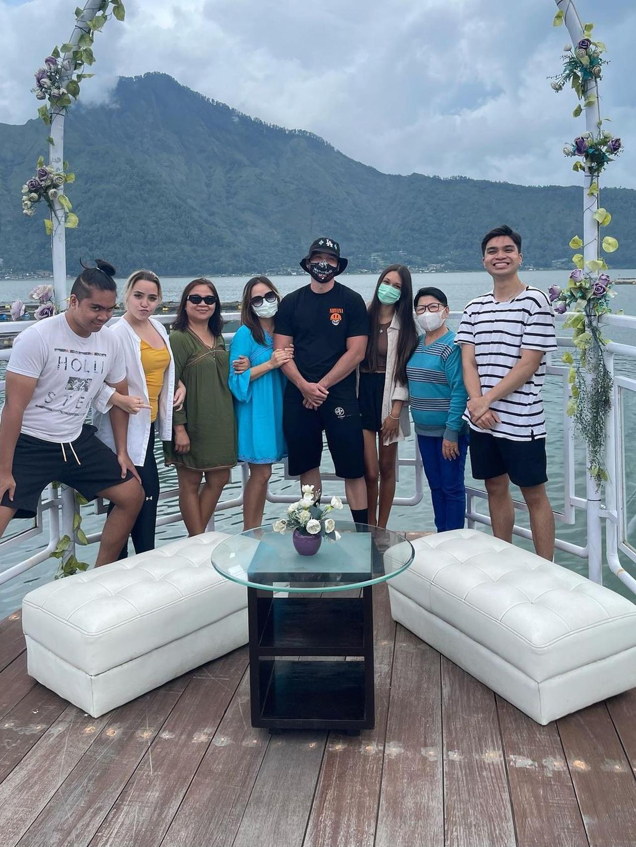 7 Potret Ria Andrews dan Stefan William Awal Menikah, Pernikahan ...