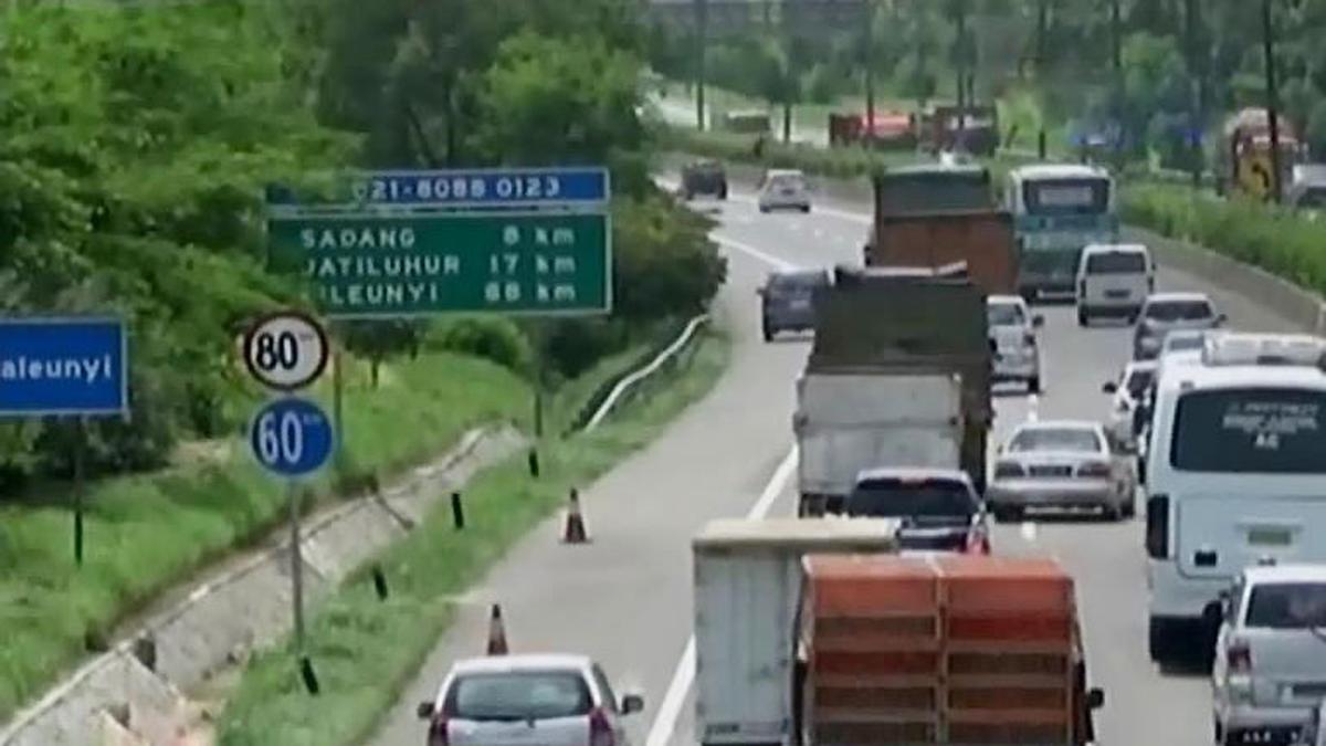VIDEO: Jalur Pantura, Tol Purbaleunyi, dan Cipali Mulai Padat - TV Liputan6.com