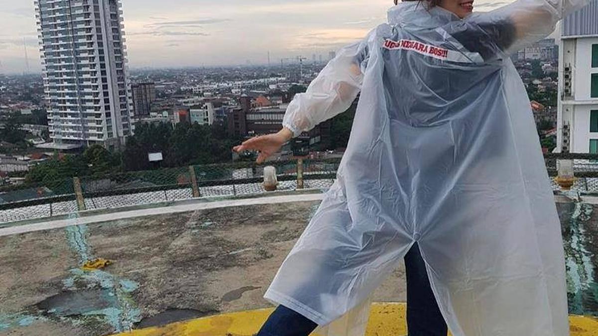 Gibran Rakabuming Punya Usaha, Jas Hujan Bertuliskan Nasionalis