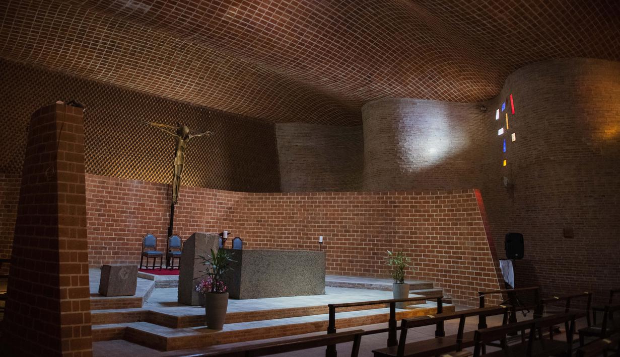 FOTO: Melihat Gereja Kristus Sang Pekerja dan Bunda Maria dari Lourdes ...