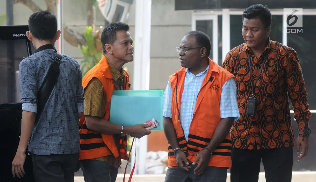 FOTO: Soetikno Soedarjo dan Mikael Kambuaya Jalani Pemeriksaan KPK ...