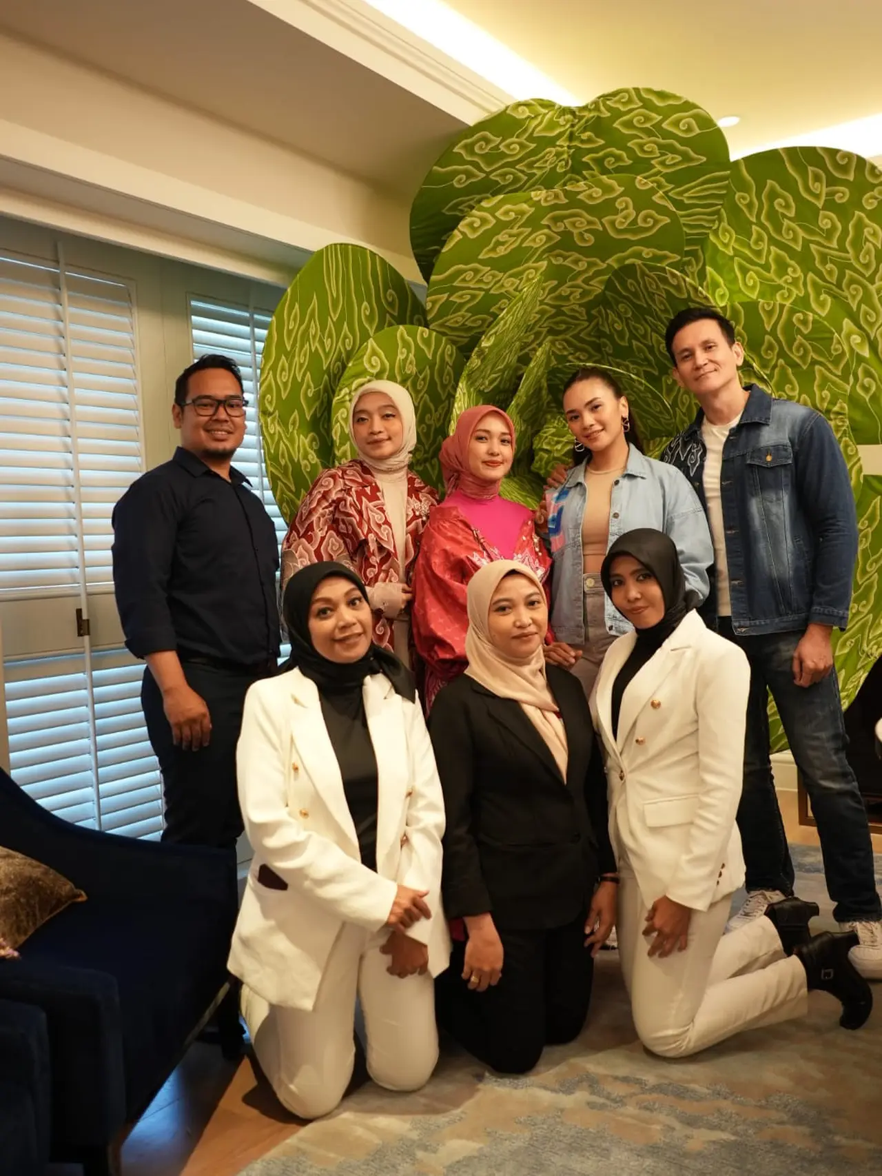 Selebgram Rininta Christabella dan Sally Giovanny Bikin Acara Privat ...