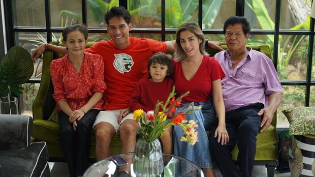 Jarang Tersorot, Ini 6 Momen Kebersamaan Jessica Iskandar dan Ayah ...
