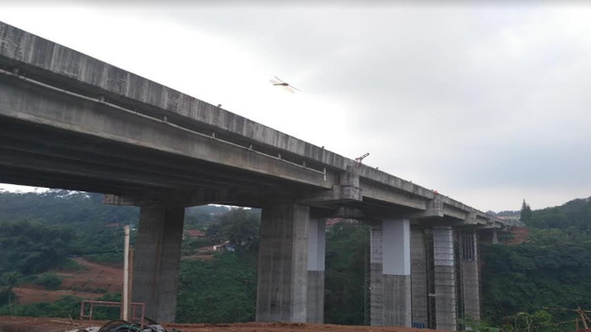 Jembatan Cisomang Kembali Dibuka hingga Wisata Rumah Tua Lousiana - TV ...