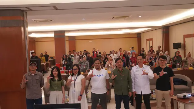 Meningkatkan Daya Saing UMKM Tulungagung lewat Transformasi Digital Sektor Logistik - Regional ...