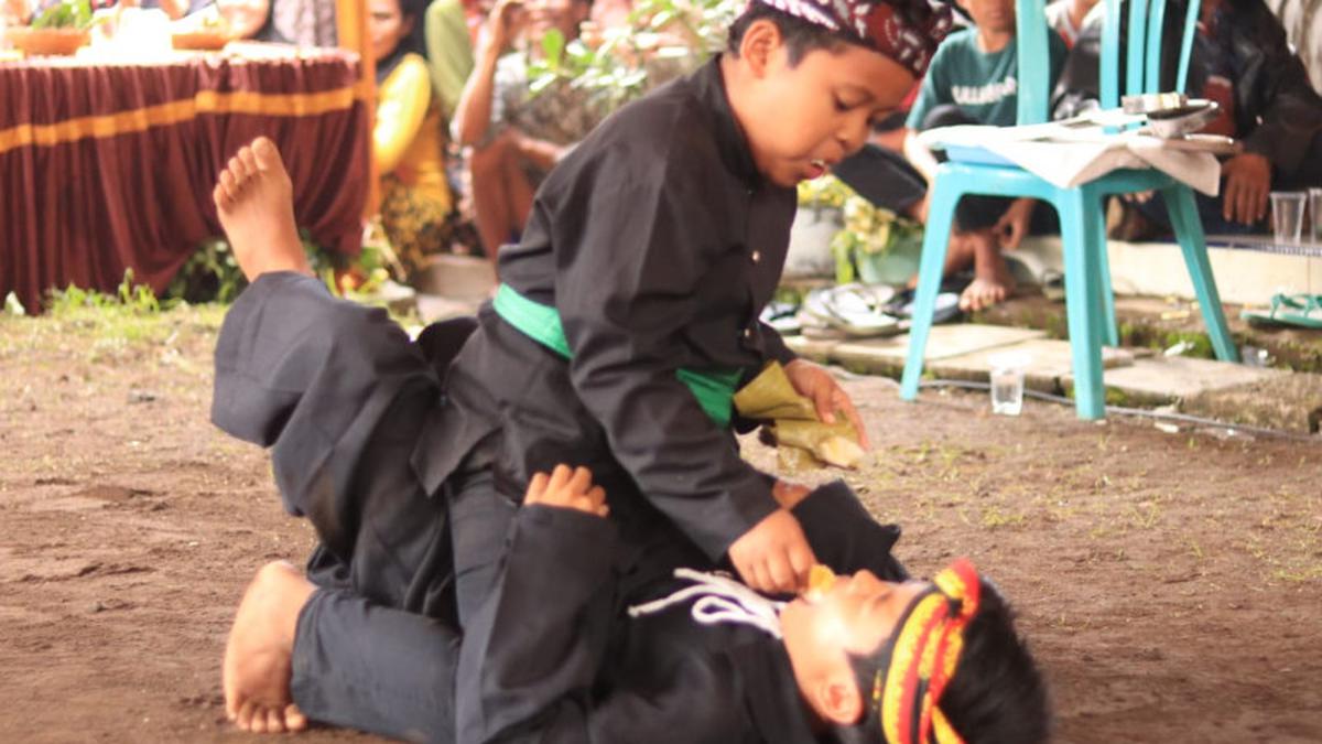 Pencak Sumping Atraksi Khas Warga Mandaluko Banyuwangi Setiap Lebaran ...