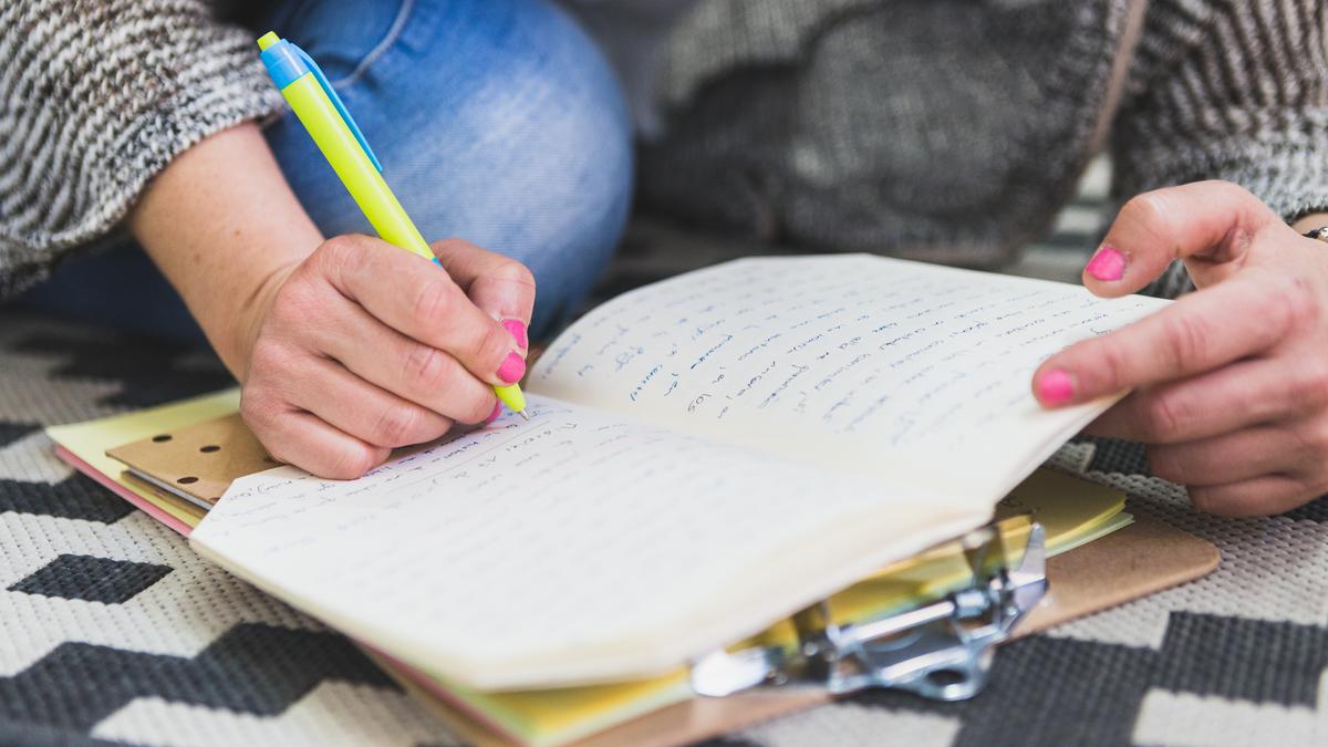 Contoh-Contoh Kalimat Simpleks yang Bisa Dipelajari - Ragam Bola.com